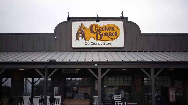 Kedai Cracker Barrel Old Country