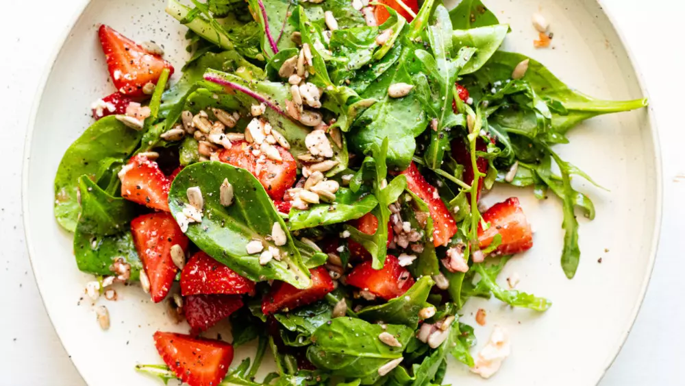 salat strawberry