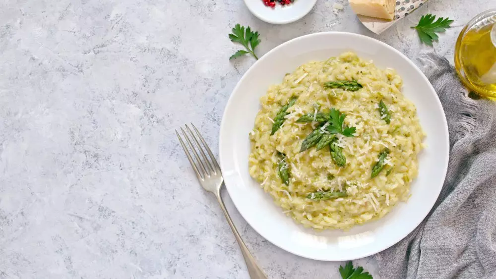 risoto de queijo com aspargos