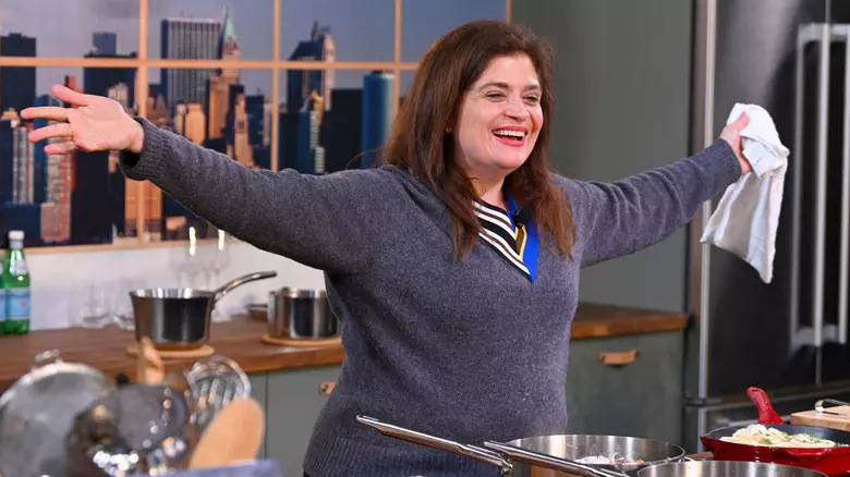 Alex Guarnaschelli hauv chav ua noj