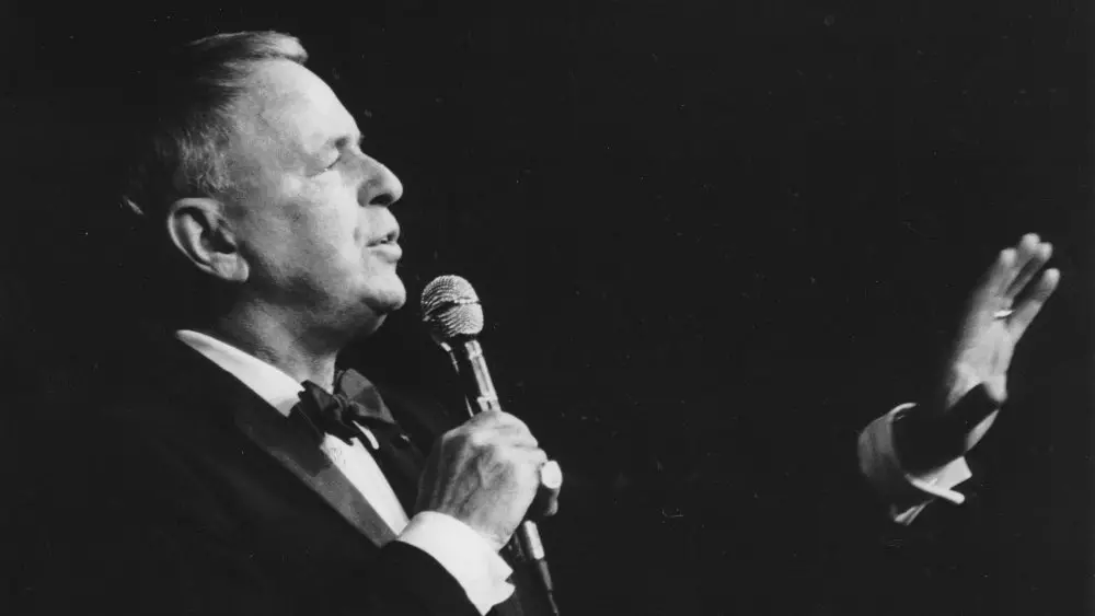 Frank Sinatra ji tafê ava şor hez dikir