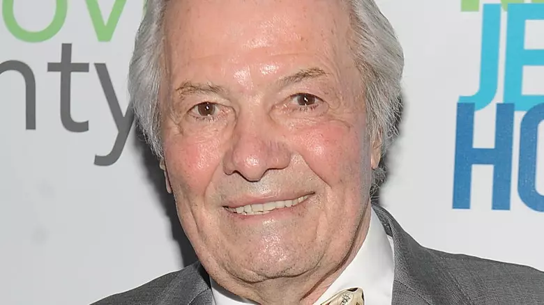 Jacques Pépin se usmívá