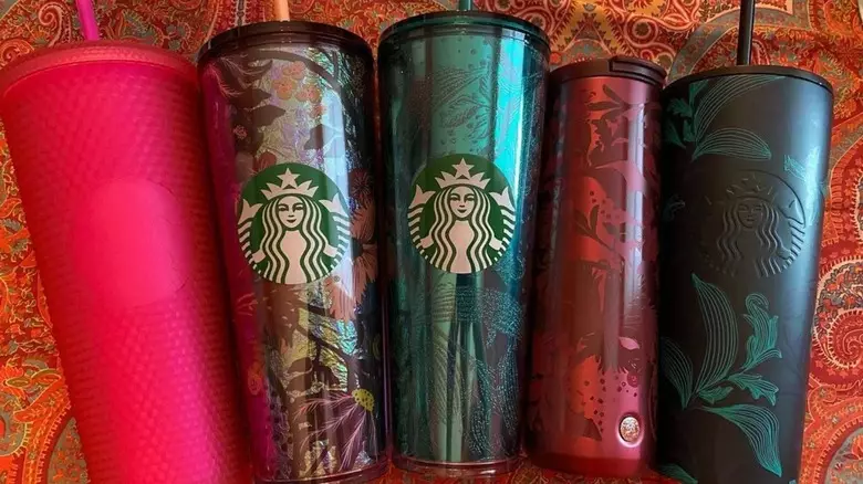 Новая линейка стаканов от Starbucks.