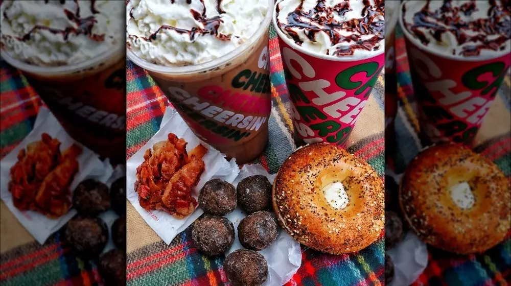 Dunkin' เครื่องดื่มและขนมวันหยุด