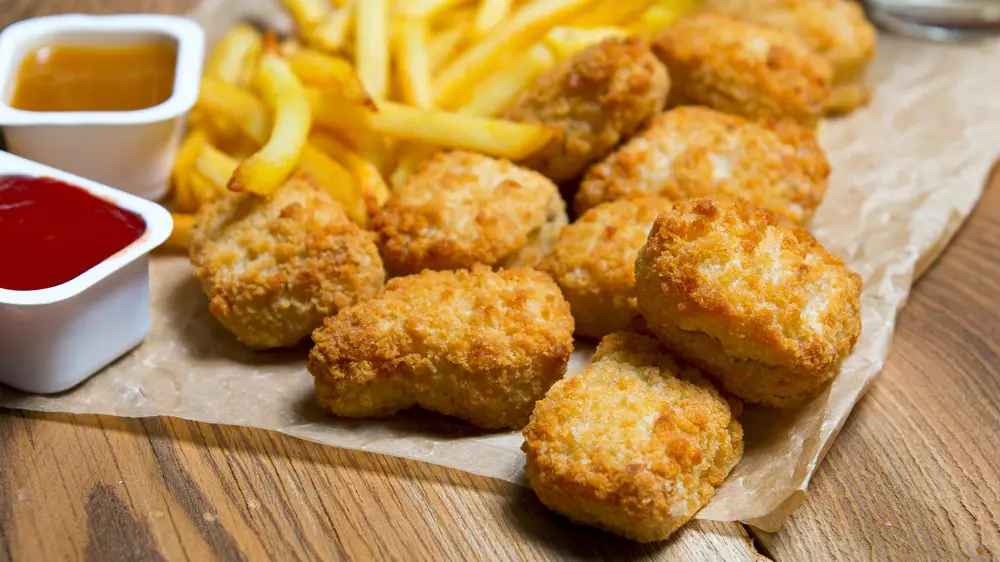 Kipnuggets en friet