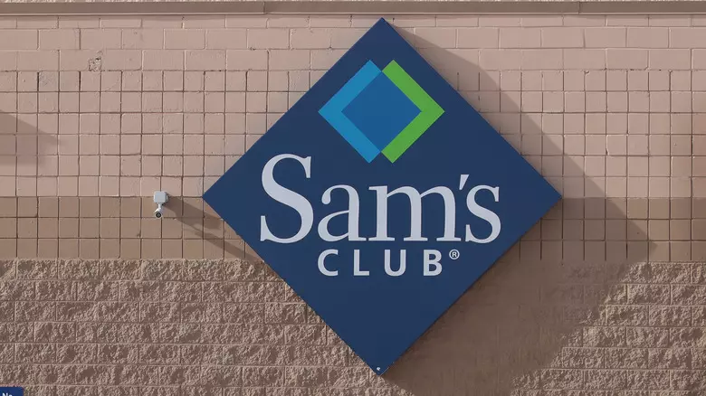 Laboristoj Rivelas Kion Estas Vere Labori Ĉe Sam's Club