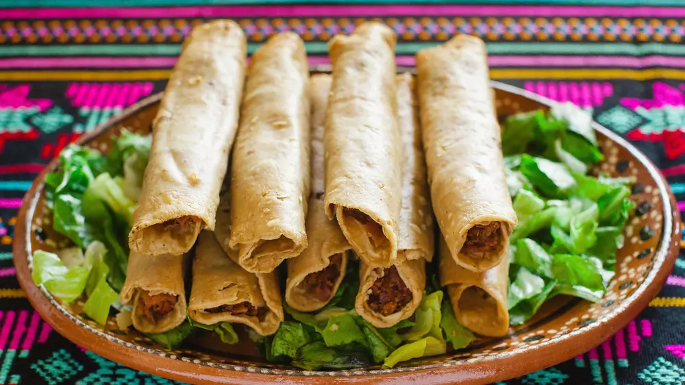 សាច់មាន់ taquitos