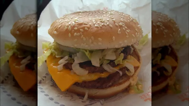 Fast foody Biednego człowieka na Big Mac