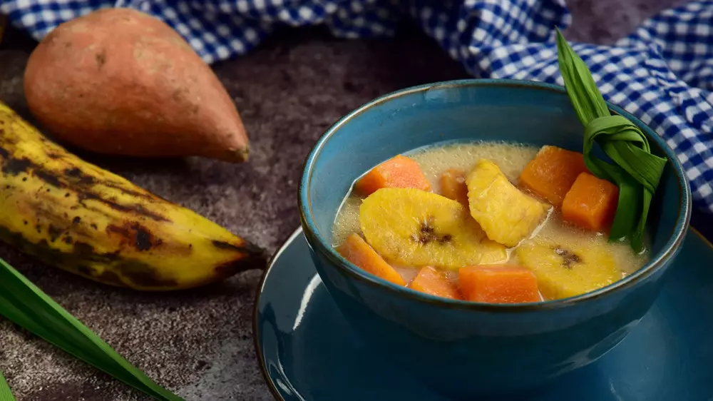 Plantain uye sweet potato nemukaka wekokonati