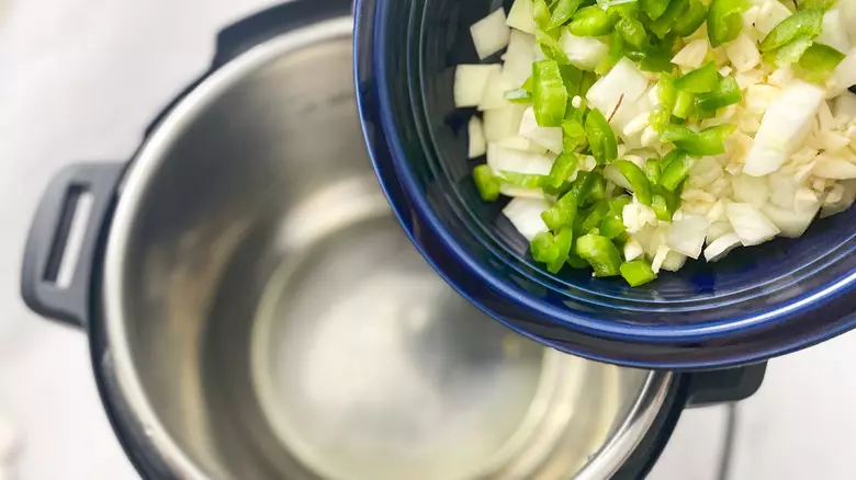 Zutaten, die in Instant Pot gehen