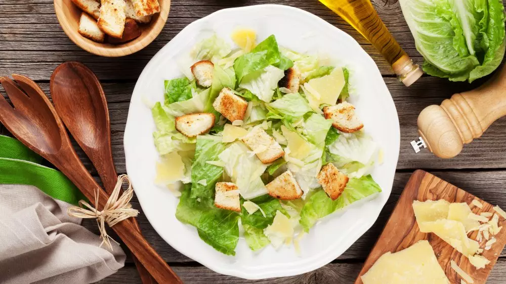 Salata Caesar clasica