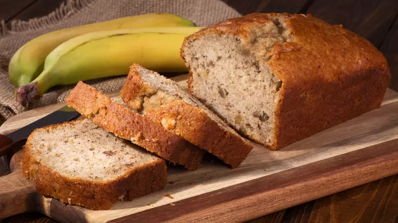 Este é o segredo de Chrissy Teigen para o pan de banana perfecto